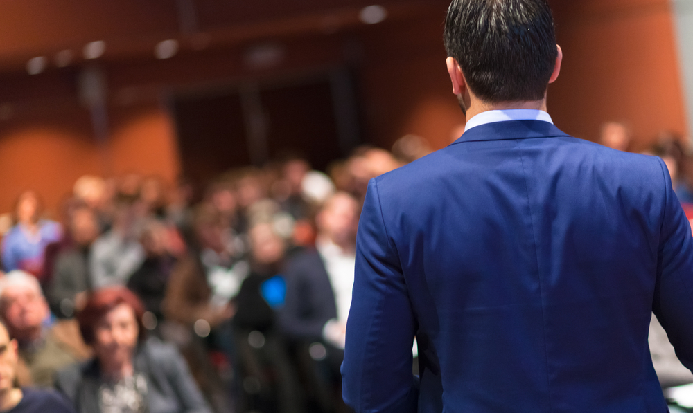 7 Body Language Hacks When Giving a Presentation | Guy Counseling