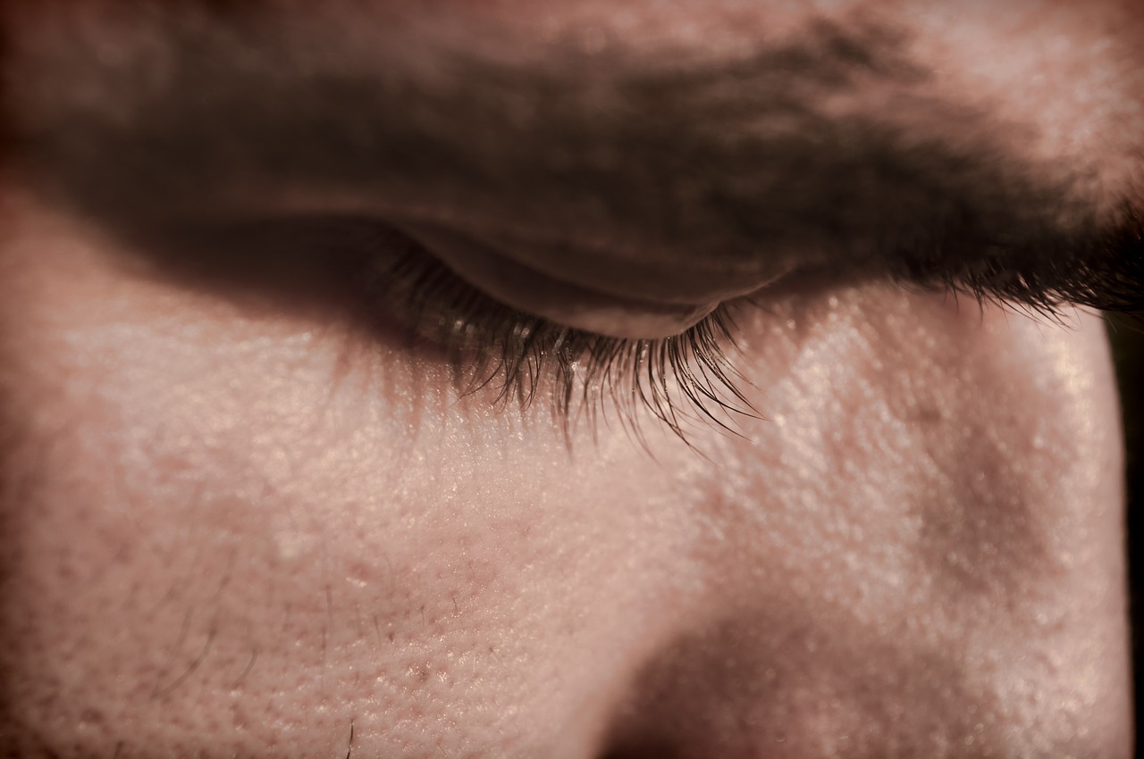 Some Men Who Cry Seen As More Manly, Says Study | Guy Counseling